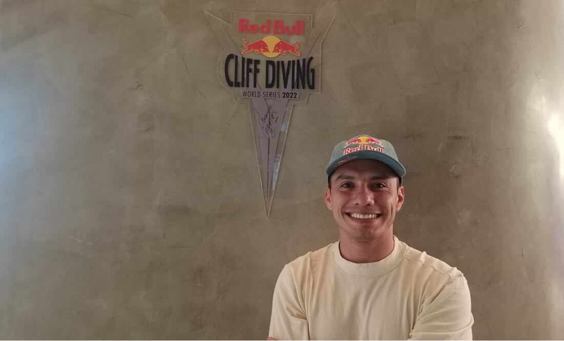 Jonathan Paredes brinda clase de clavados de altura y presume su ...