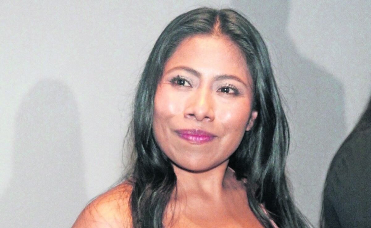 Yalitza inspira con su voz a niñas en el deporte