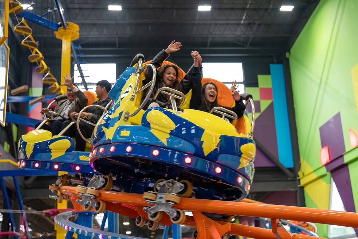 Qué juegos y atracciones hay en El Dorado Park de Mundo E