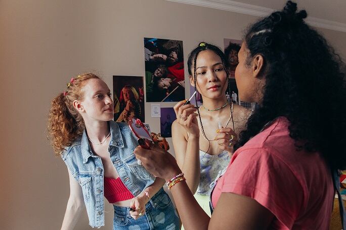 ¿Por qué no debes compartir tu maquillaje?