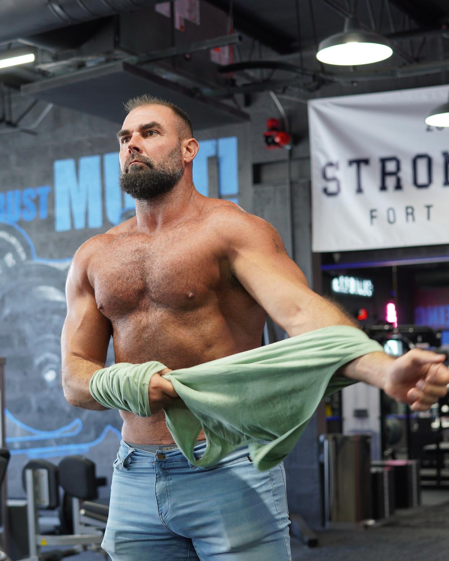 ¿Quién es Bret Contreras, el entrenador personal de Antonella Roccuzzo ...