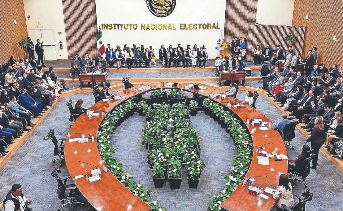 Implementar el voto por internet aún no es viable, señala INE; analizan ...