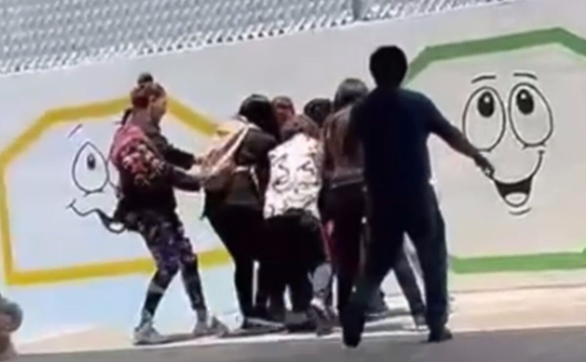 Mujeres protagonizan riña en jardín de niños de Pachuca, Hidalgo; video se vuelve viral en redes ...