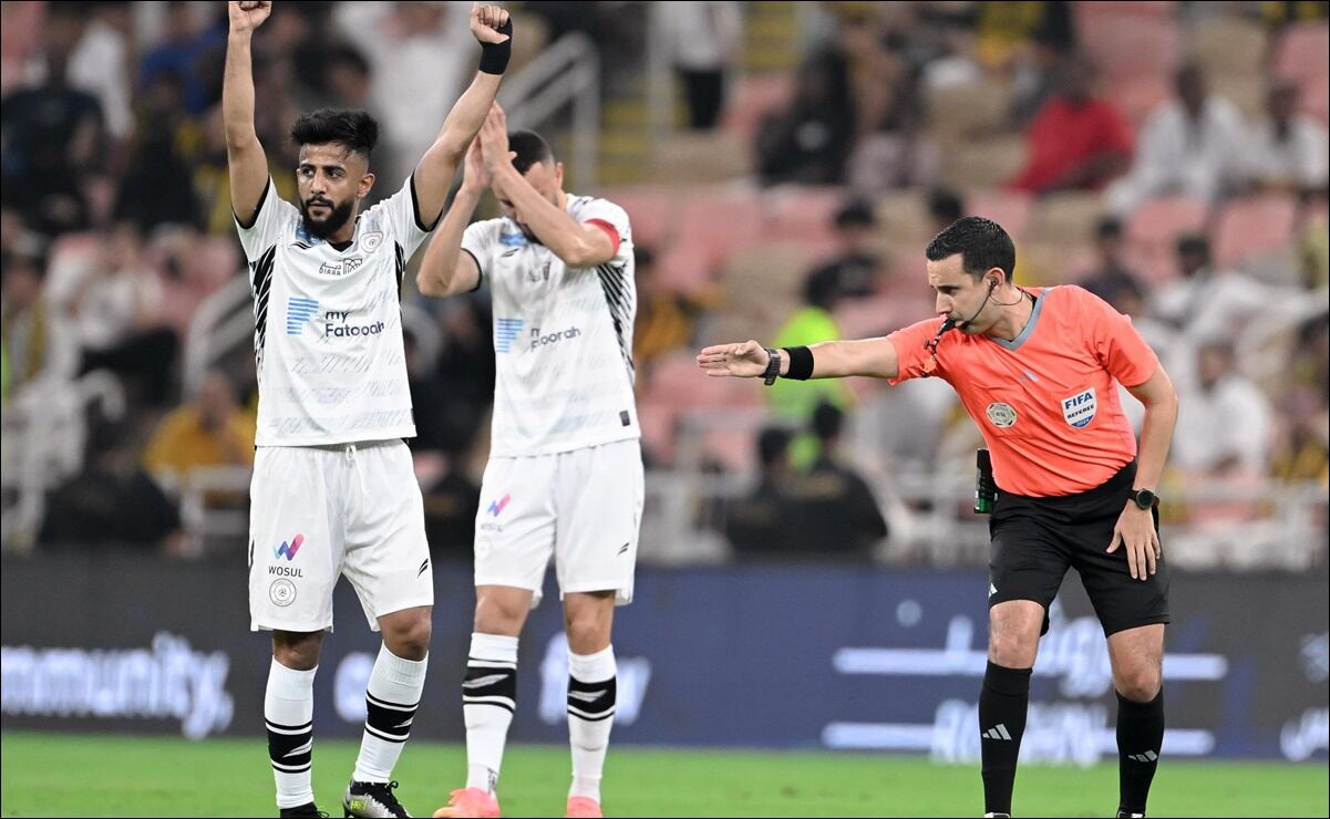 César Ramos Palazuelos fue árbitro en Arabia Saudita; ¿Cuánto le pagaron?