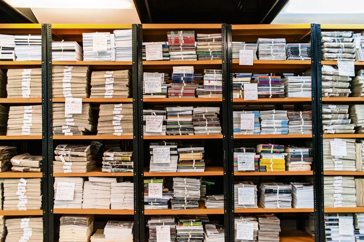 La Hemeroteca Nacional se encarrera en su digitalización