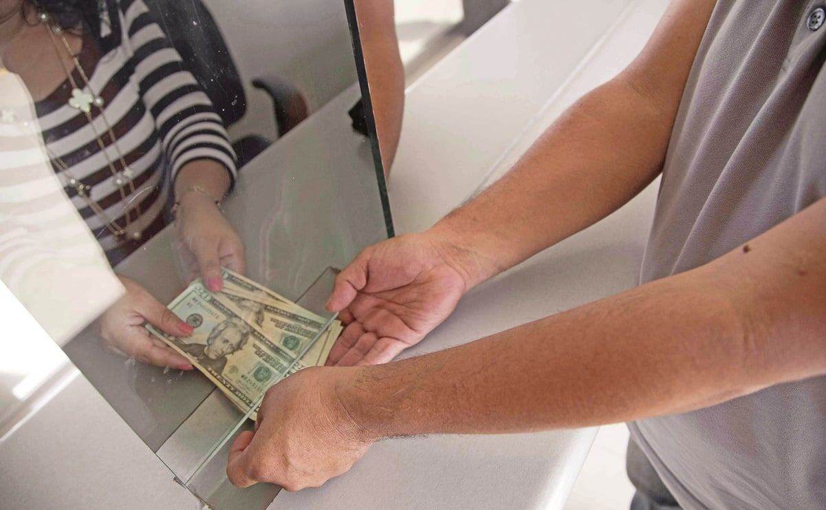¿Cuál es la remesadora en EU que más pesos da por dólares?; esto dice ...