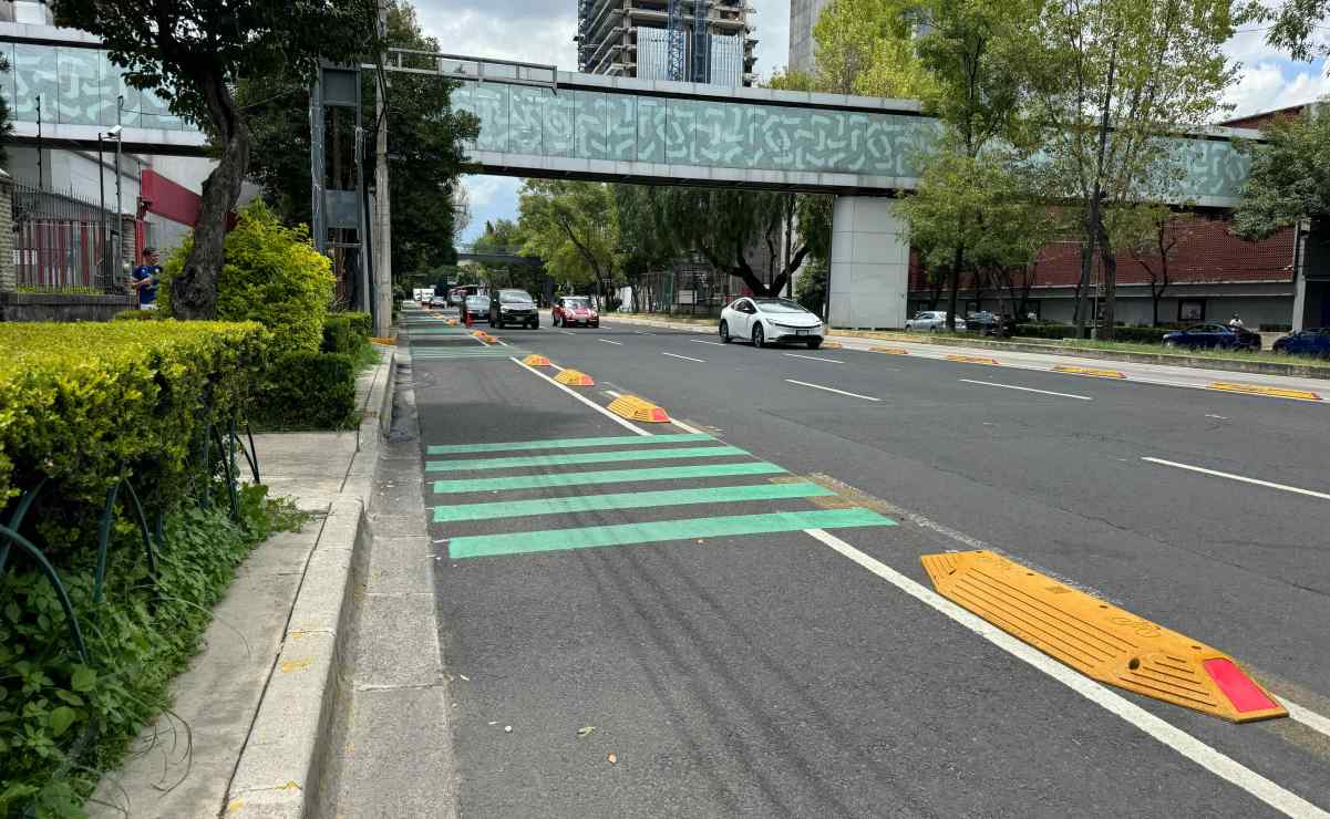 ¿Te mueves en bici? Gobierno capitalino instala ciclovía confinada en ...