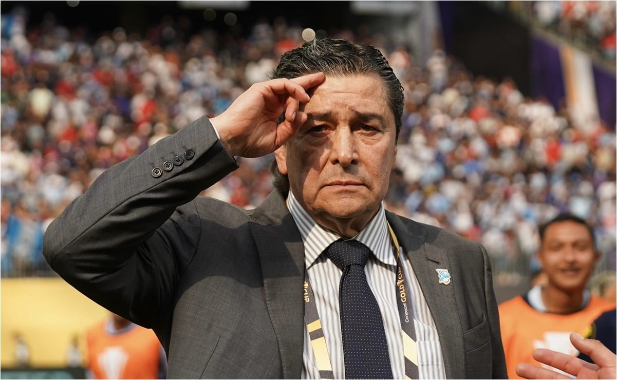 Luis Fernando Tena vive emotivo momento con la Selección de Guatemala; el entrenador mexicano no ...