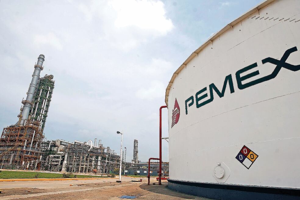 Recorta Moody's calificación de Pemex; está a un escalón de caer en ...