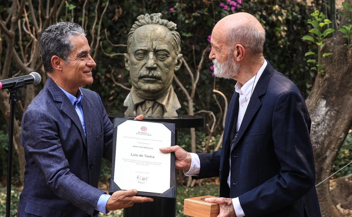 El dramaturgo Luis de Tavira recibe Medalla José Vasconcelos