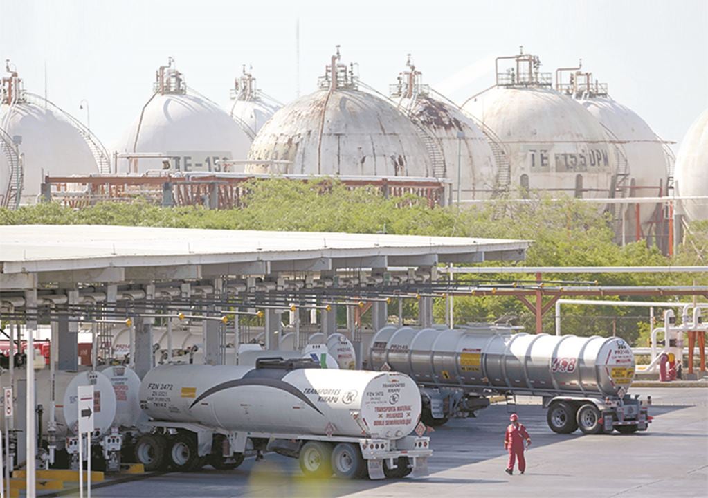 Reducen gasto en seguridad petrolera; crecen incidentes | El Universal