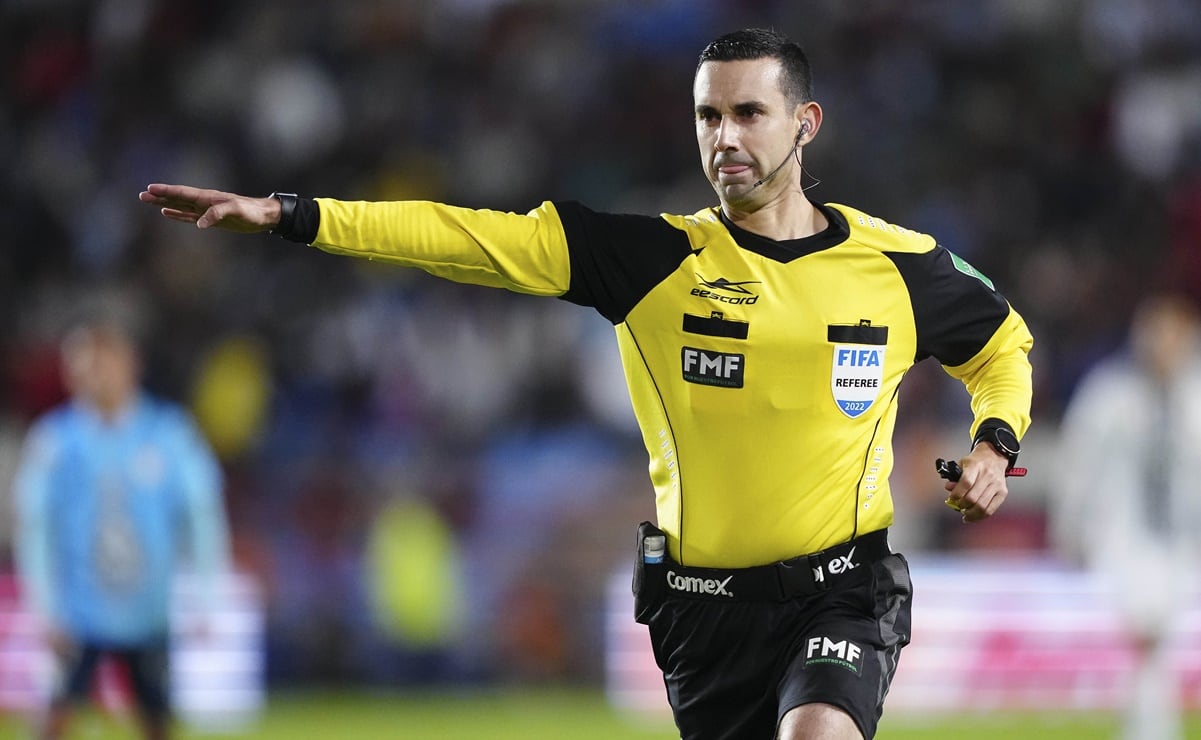 César Arturo Ramos será árbitro de cuatro partidos en Japón, revela ...