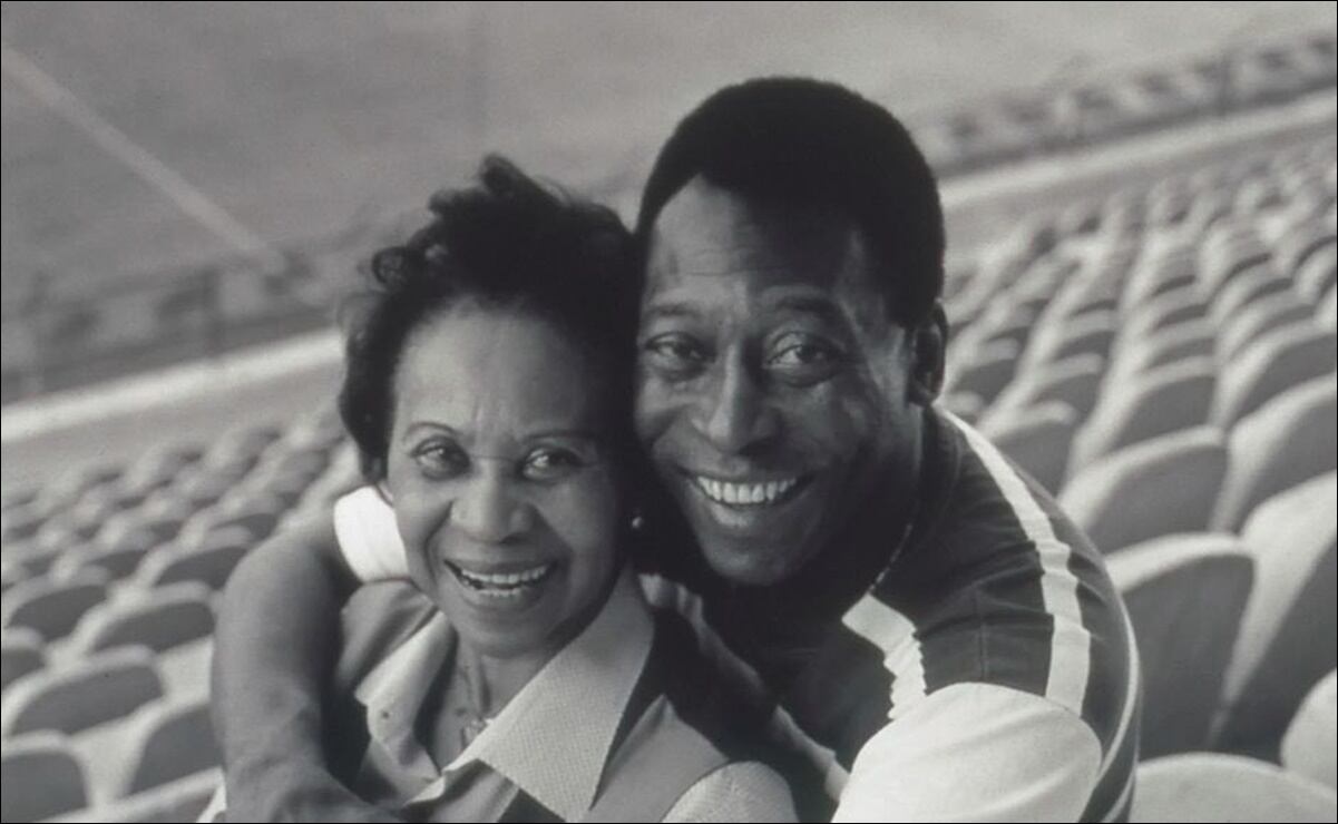 Fallece la madre de Pelé a los 101 años sin haberse enterado de la ...
