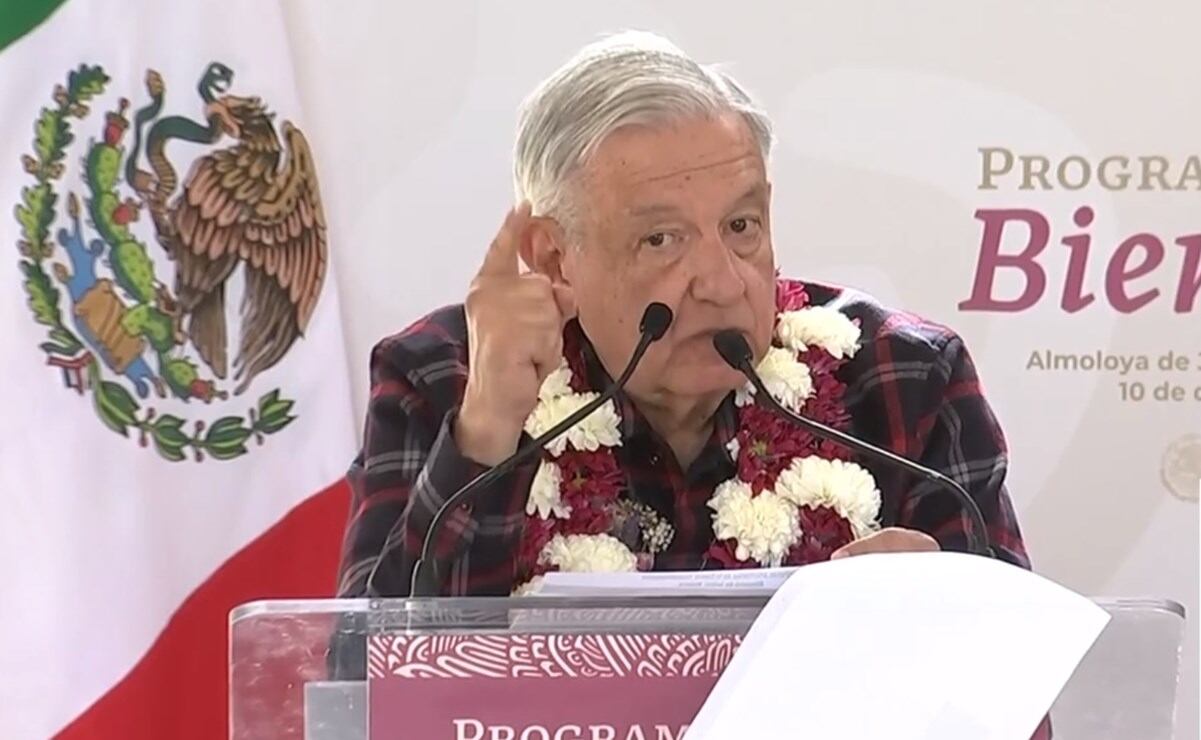 AMLO promete concluir trenes, trolebús y parque antes de terminar su ...