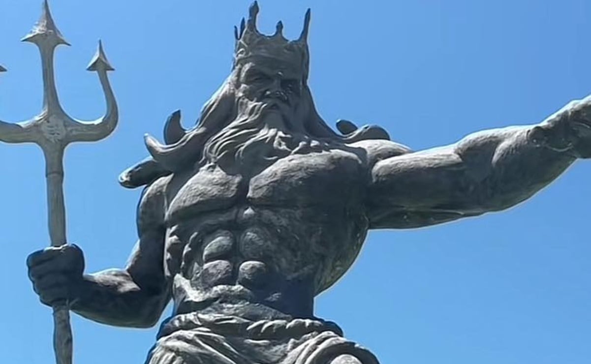 Reportan falso retiro de estatua del Dios griego "Poseidón" en Puerto ...
