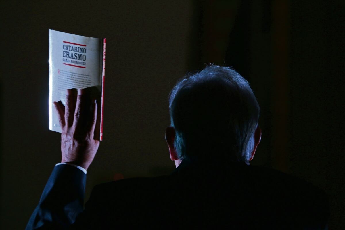 AMLO publicó un libro sobre la vida de Catarino Erasmo Garza | El Universal