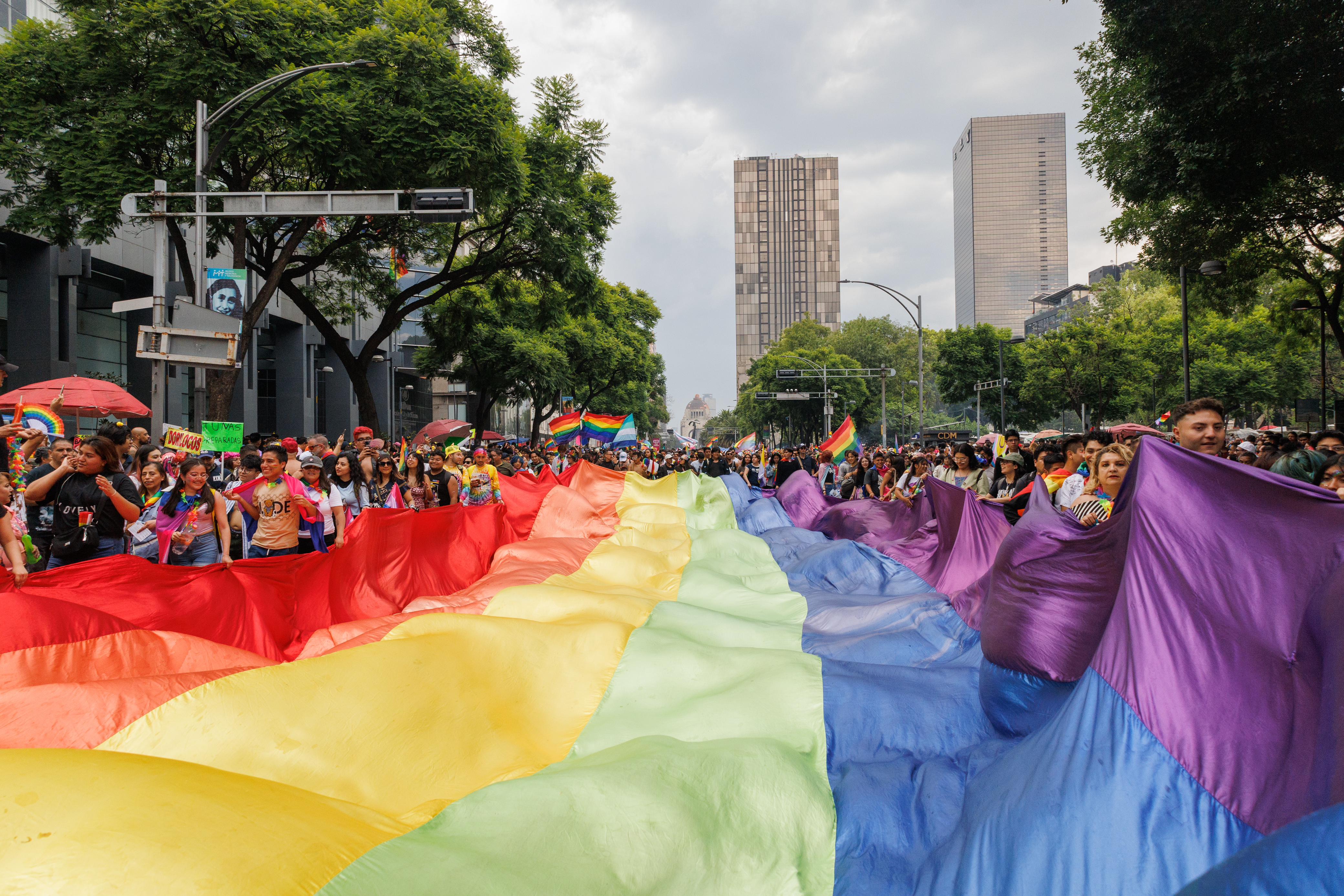 Marcha del Orgullo LGBTIQ 2025: Artistas, horarios y todo lo que tienes ...