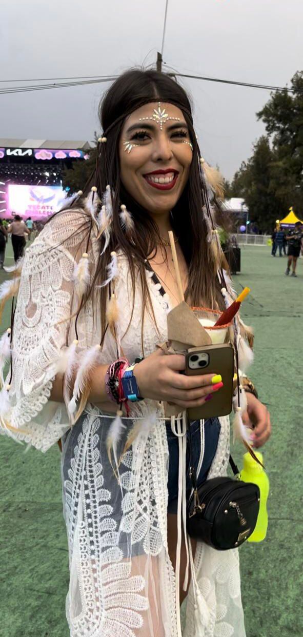 ¡Ni el calor ni la lluvia los detuvo! Estos outfits arrasaron durante ...